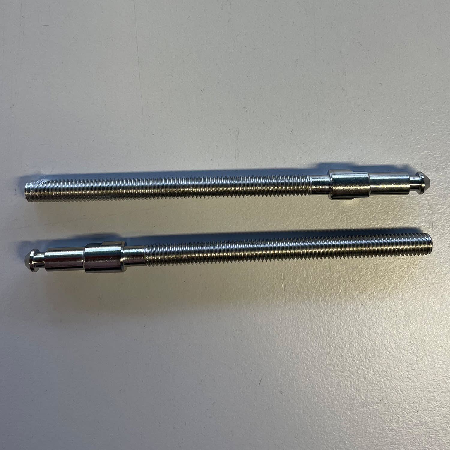 Ideal Standard Schraubensatz mit langem Gewindeschaft für Tonic WC-Sitz ...