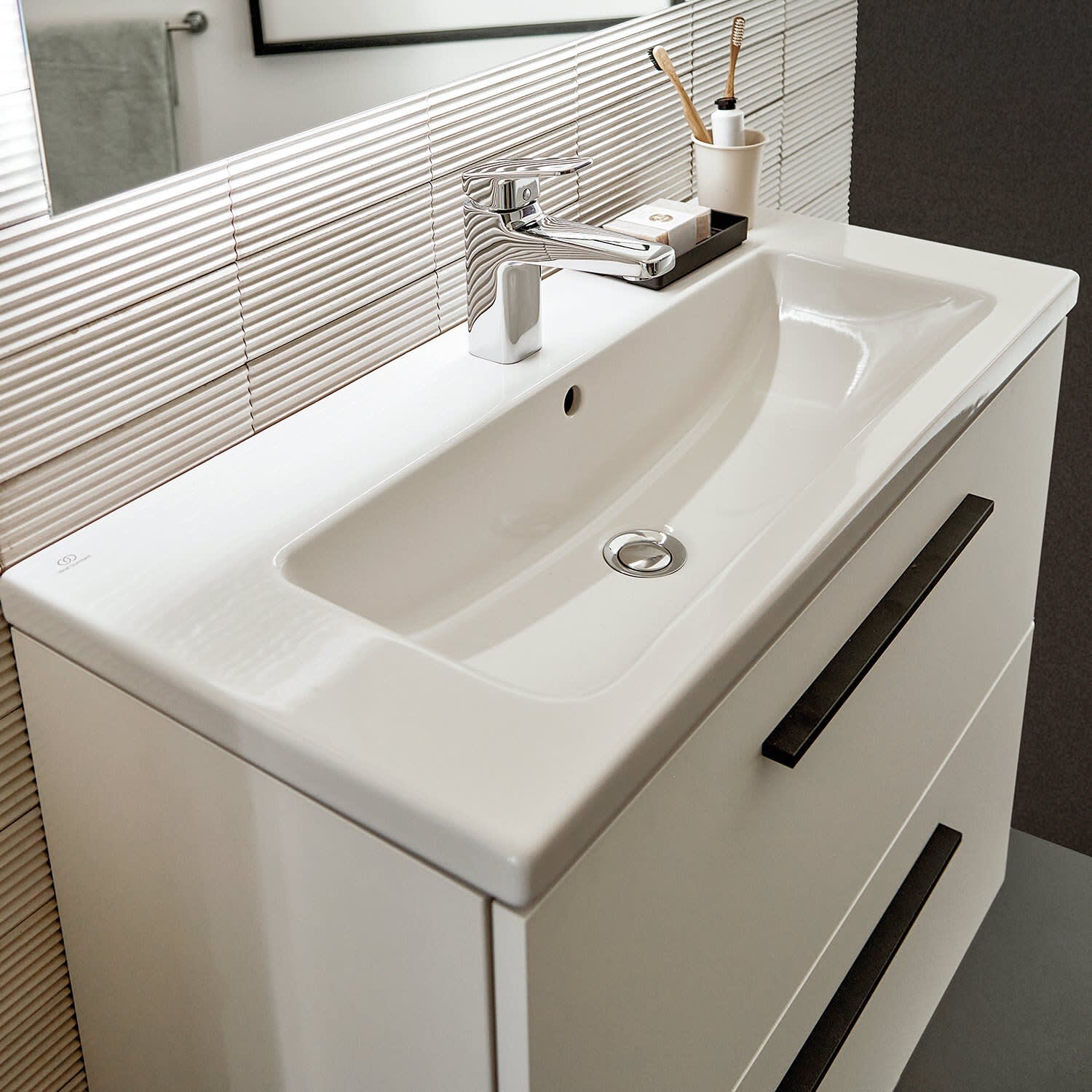 Ideal Standard i.life S Möbelwaschtisch 81 cm, 1 Hahnloch, mit Überlauf ...